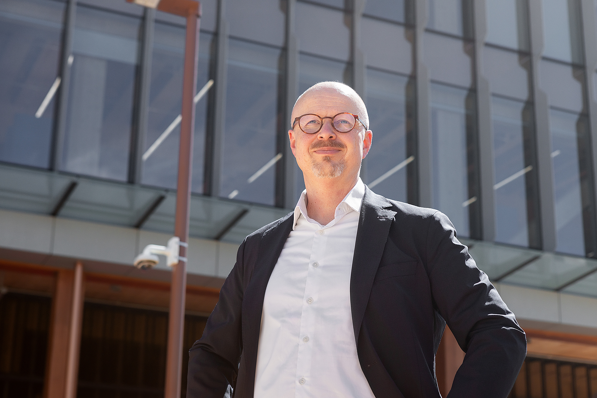 Alan Kohler Interviews Martin Deil | ClearVue Solar Glass BIPV
